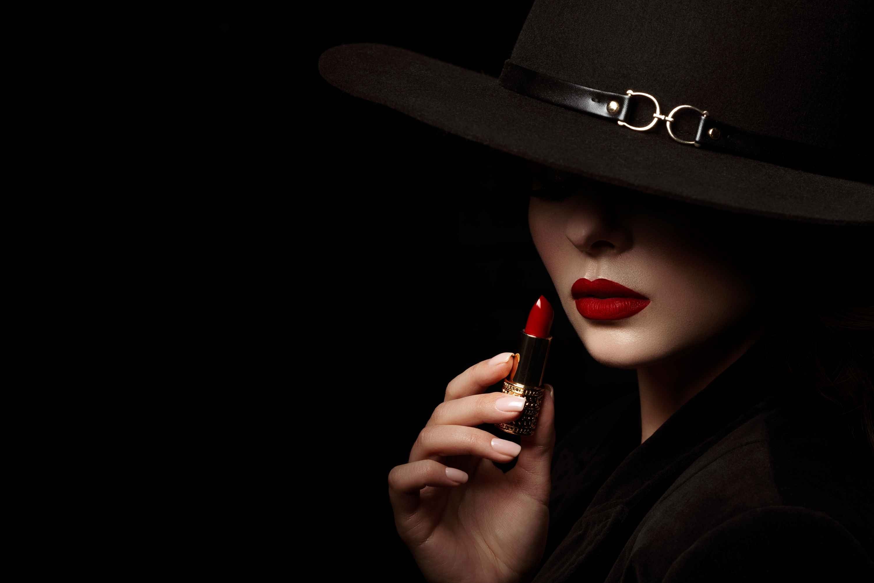 Lipstick tips - TheBreastFormStore